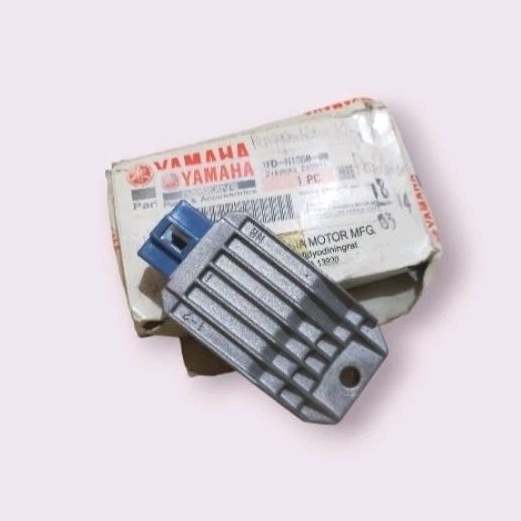 Kiprok เครื่องปรับแรงดันไฟฟ้า Assy Yamaha F1 FIZ Force1 Force One ...