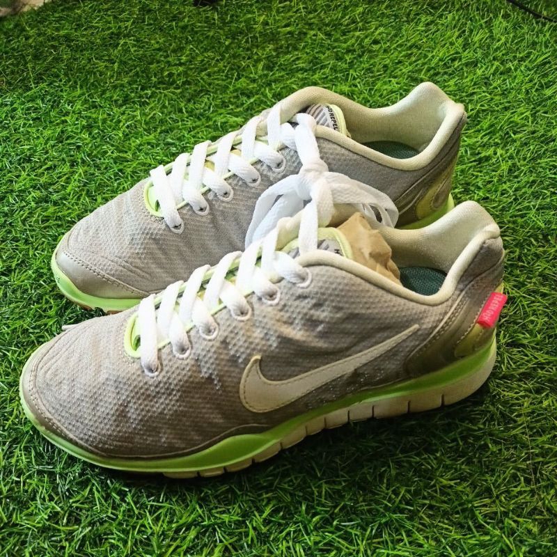 รองเท้า Nike insole 22 [Preloved] | Shopee Thailand