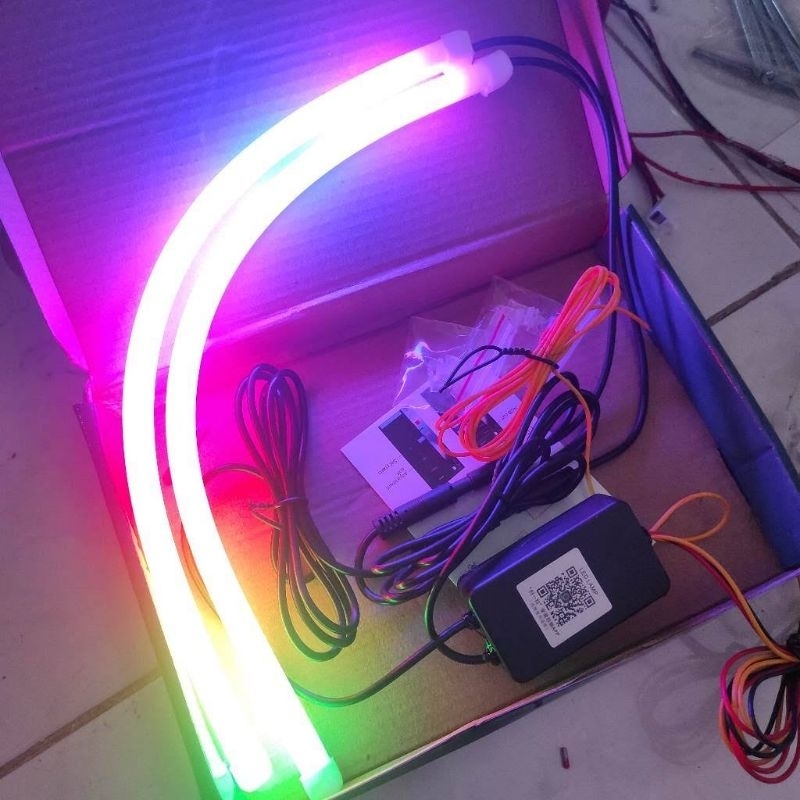 คิ้วยืดหยุ่น DRL ไฟ LED WRGB APP 30 60 ซม.ยินดีต้อนรับ + RGB Matrix รถ ...