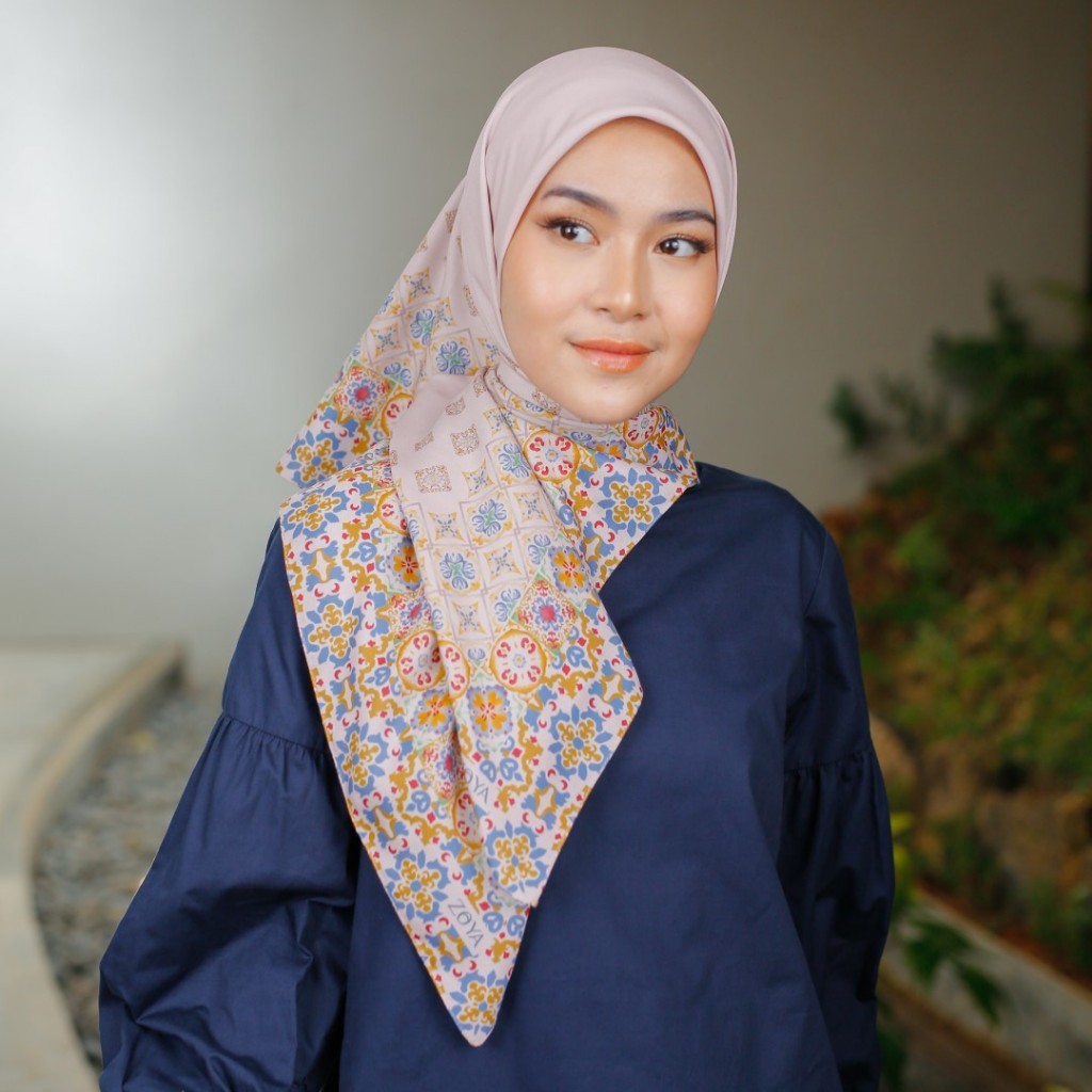 Zoya SOVANA ผ้าพันคอ - ฮิญาบฮิญาบ Quadrilateral Motif พร้อมกระเป๋า - วัสดุ Antem - ขนาด 110x110 ...