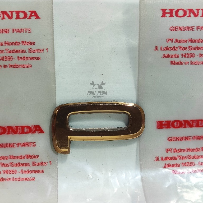 Scoopy Emblem 2021 - 2022 หน่วย 3D (ตัวอักษร P) Gold Original Honda ...