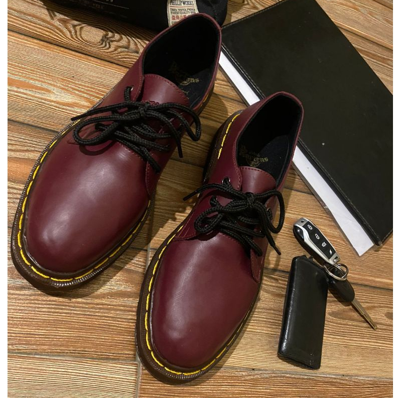 Dokmart 3hole men& 39;s รองเท้าลําลองส้นเตี้ย dr. martens classic styel ...