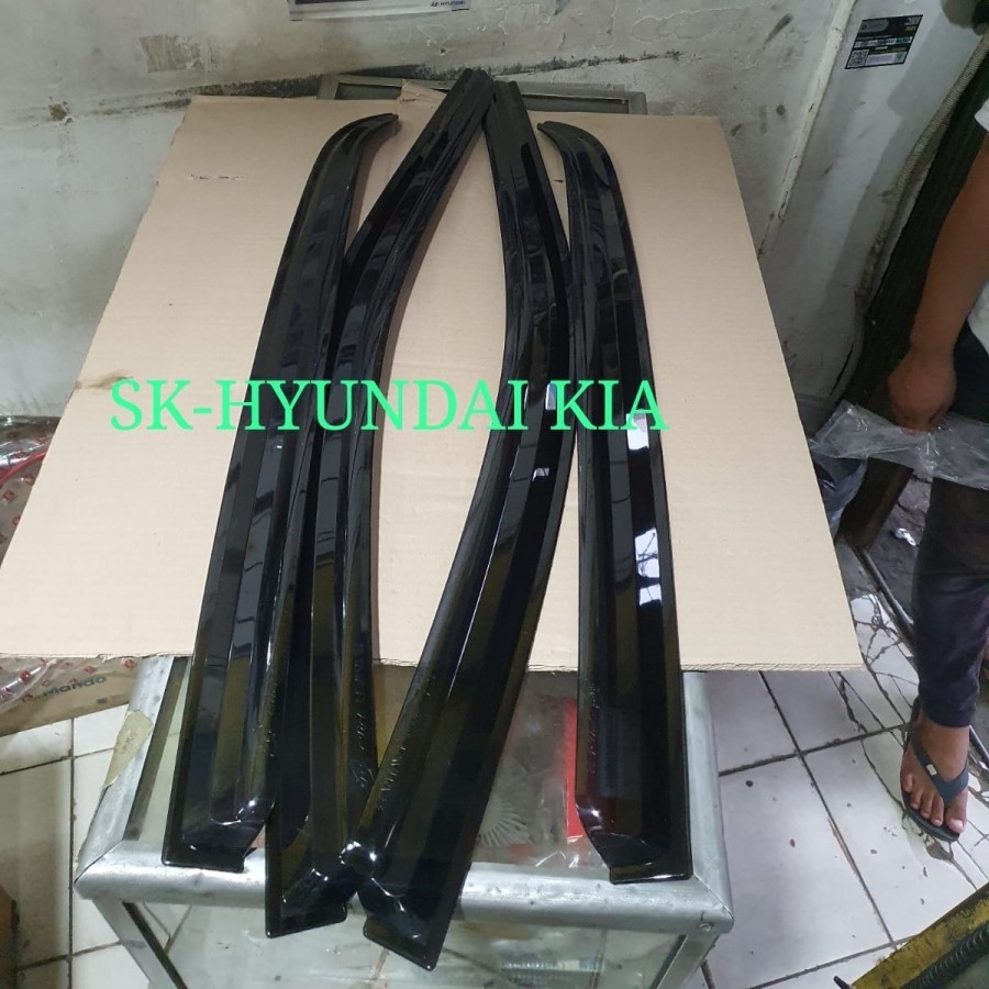 Hyundai MATRIX WINDOW VISOR Gutter | Shopee Thailand