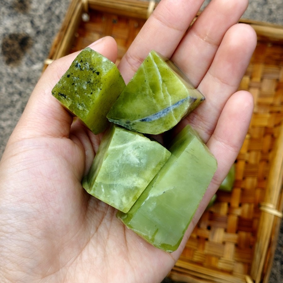 30-70gr Special Natural Serpentine Chunks (Banana Buds) | Shopee Thailand