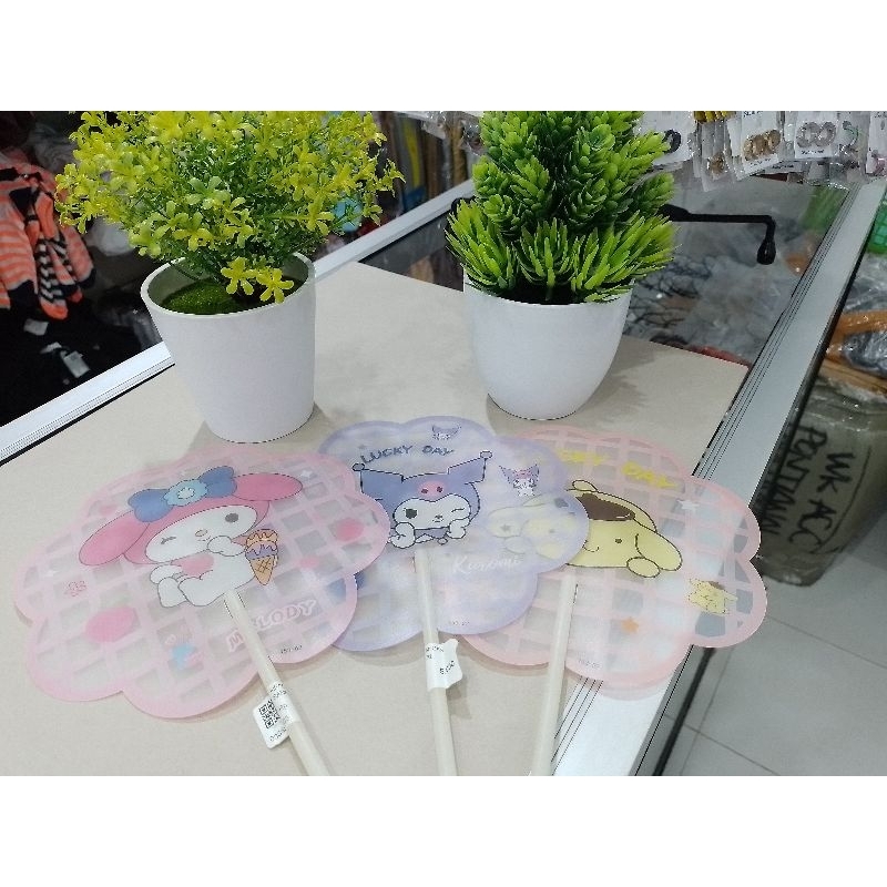 (acc Ptk) sanRio XL hand fan / sanRio พัดลมมือจัมโบ้ / พัดลมตัวละคร ...