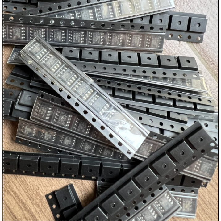 ชิปวงจรรวม Eeprom 24C01 24C02 24C04 24C08 24C16 24C32 93C46 93C56 93C66 ...