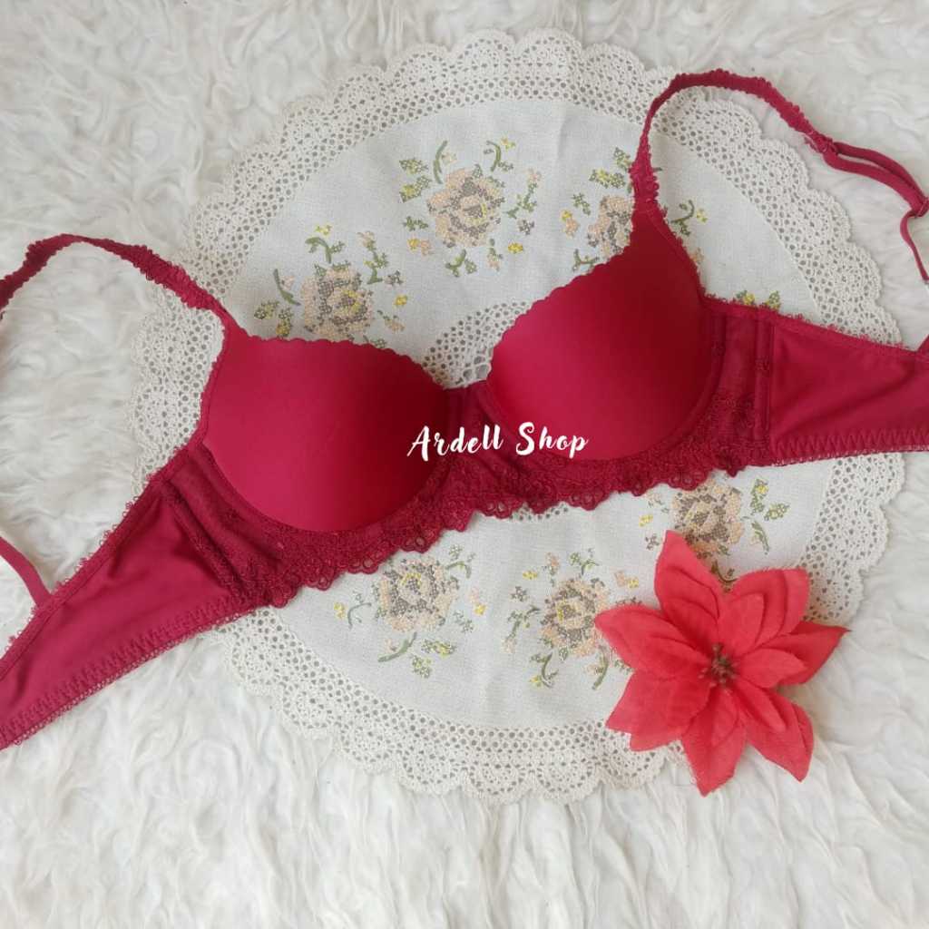 Cb TRIUMPH EXPORT BRA เสื้อชั้นในสตรี แบบมีสาย คัพเลเซอร์คัท 32B เรียบ ...