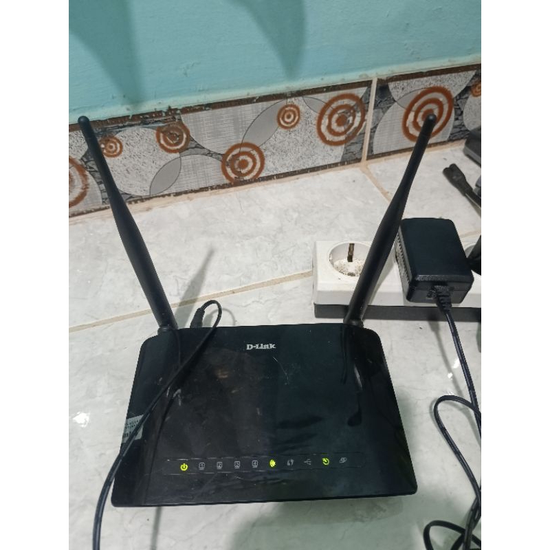 Tp Link TL-MR100, D-Link Router, Wiffi Router Data Divider และโมเด็ม ...