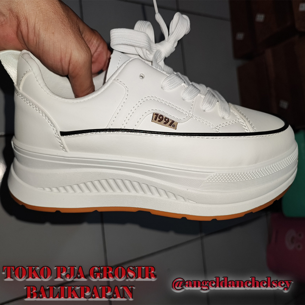 Putih รองเท้าลําลอง พื้นยางหนา 5 ซม. สีขาว นําเข้าจากจีน ไซซ์ 36 YL08 ...