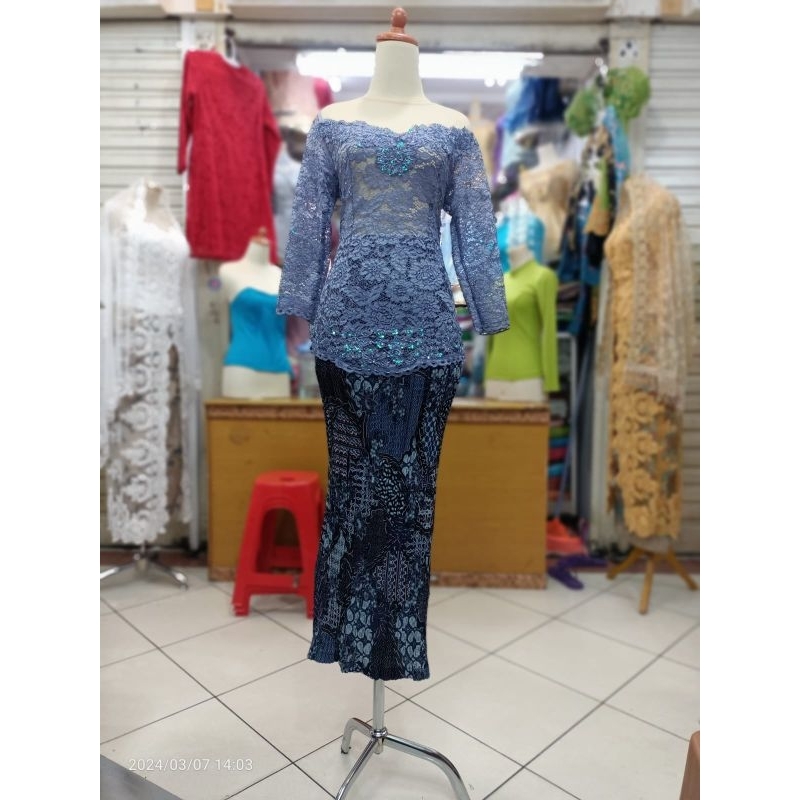 Modern BALI KEBAYA SET/PARTY KEBAYA/SEQUENTIAL GRADUATION KEBAYA ...