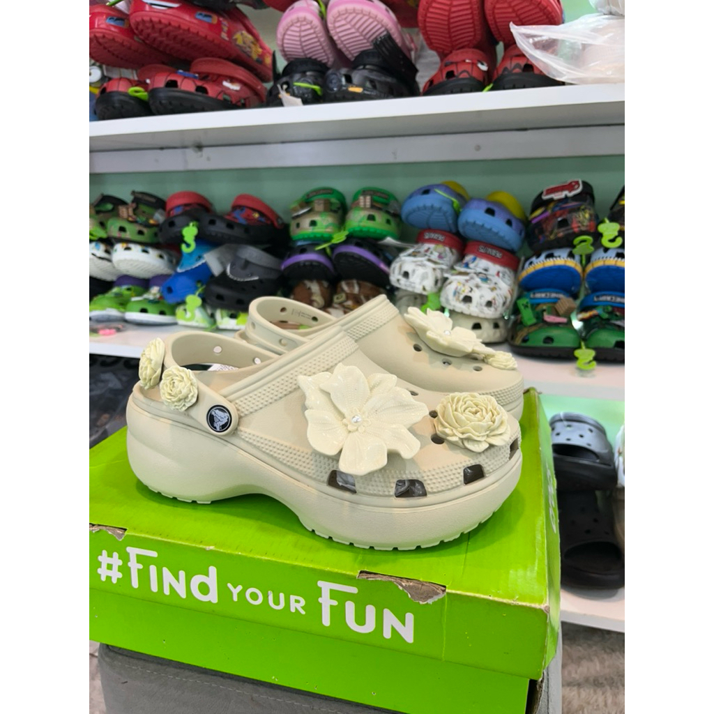 Crocs Classic Platform Clog Flower Woman / Crocs Flower Platform ...