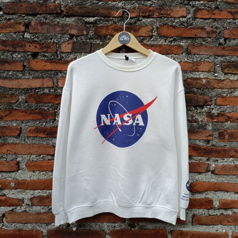 คอกลม h&m NASA มือสอง | Shopee Thailand