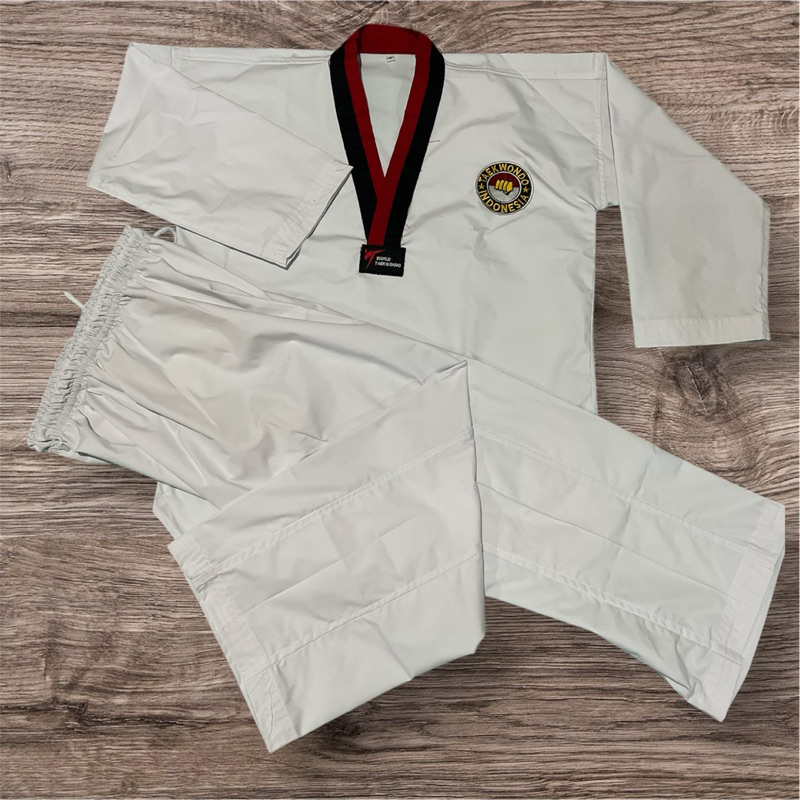 ชุดเทควันโดเริ่มต้น Debok Taekwondo | Shopee Thailand