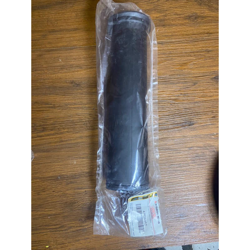 ยางครอบโช๊คหลัง Mitsubishi Xpander แท้ 100% KTB 4162A462 | Shopee Thailand