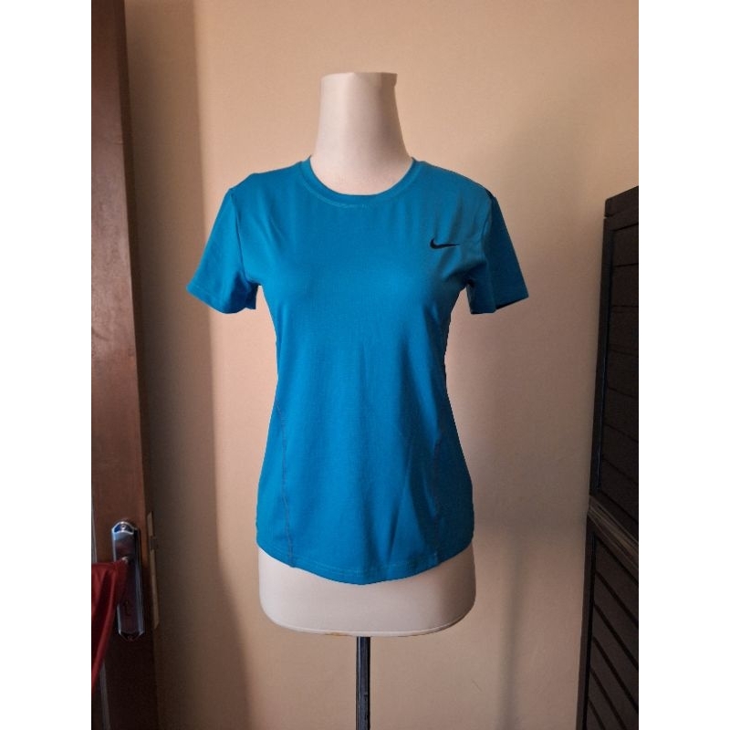 ชุดกีฬาผู้หญิง Nike dri fit pro ไซส์ M | Shopee Thailand