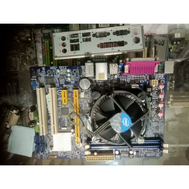 แพ็คเกจโปรเซสเซอร์ i3 320+Mainboard H61 Foxconn+Fan+Memory 4 GB (2gb x ...
