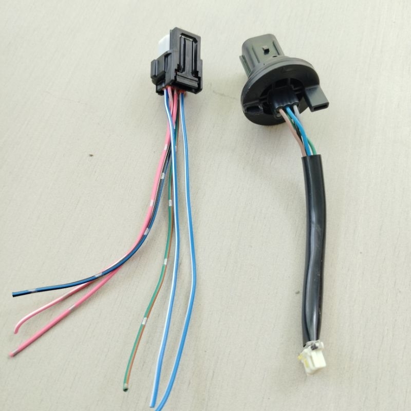 ช่องเสียบสายไฟหน้า Honda Beat Led, Deluxe, Beat street Led, Scoopy New ...