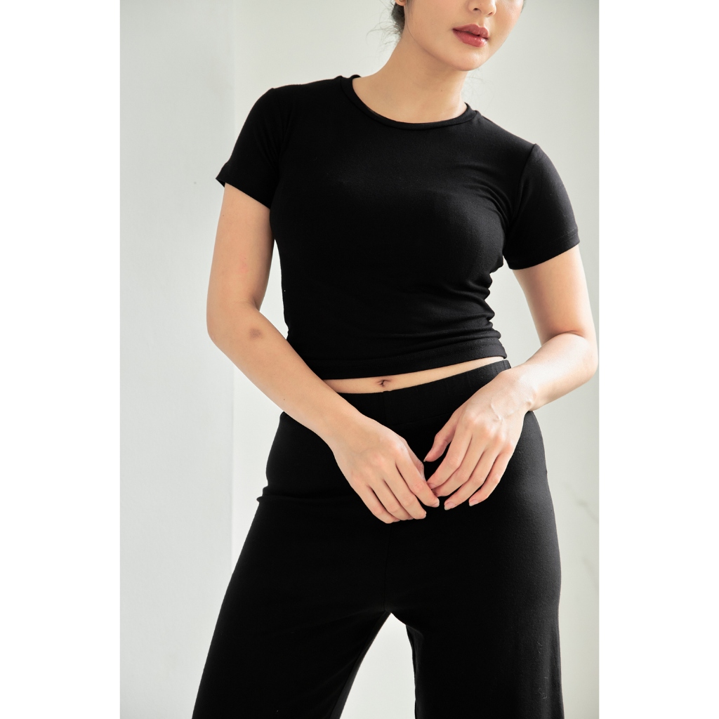 Tui COMFORT - เสื้อยืด FITTED SHORTSLEEVE สีดํา | Shopee Thailand