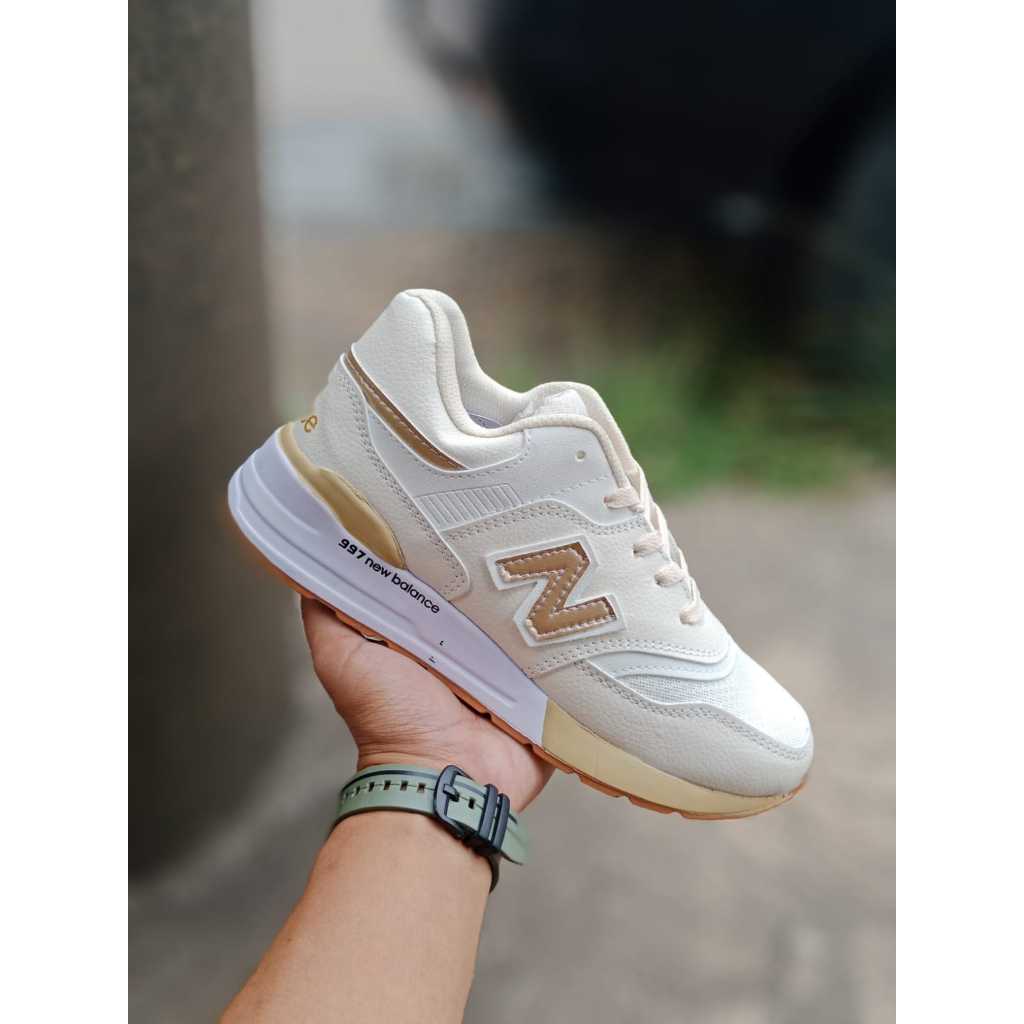 รองเท้าวิ่ง N 997 GOLD | Shopee Thailand