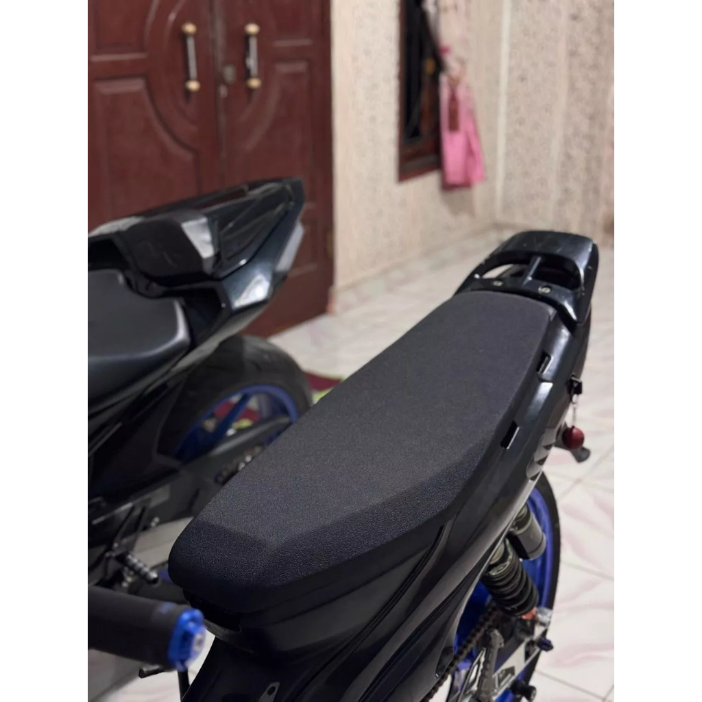 Fiz R STYLE AG MOTORCYCLE SEAT รุ่น THIN SLIM หนังขัด ANTI-SLIP ...