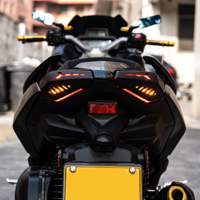 Yamaha XMAX V2 ฝาครอบไฟท ้ าย Batman XMAX250 XMAX300 รูปแบบคาร ์ บอนไฟ ...
