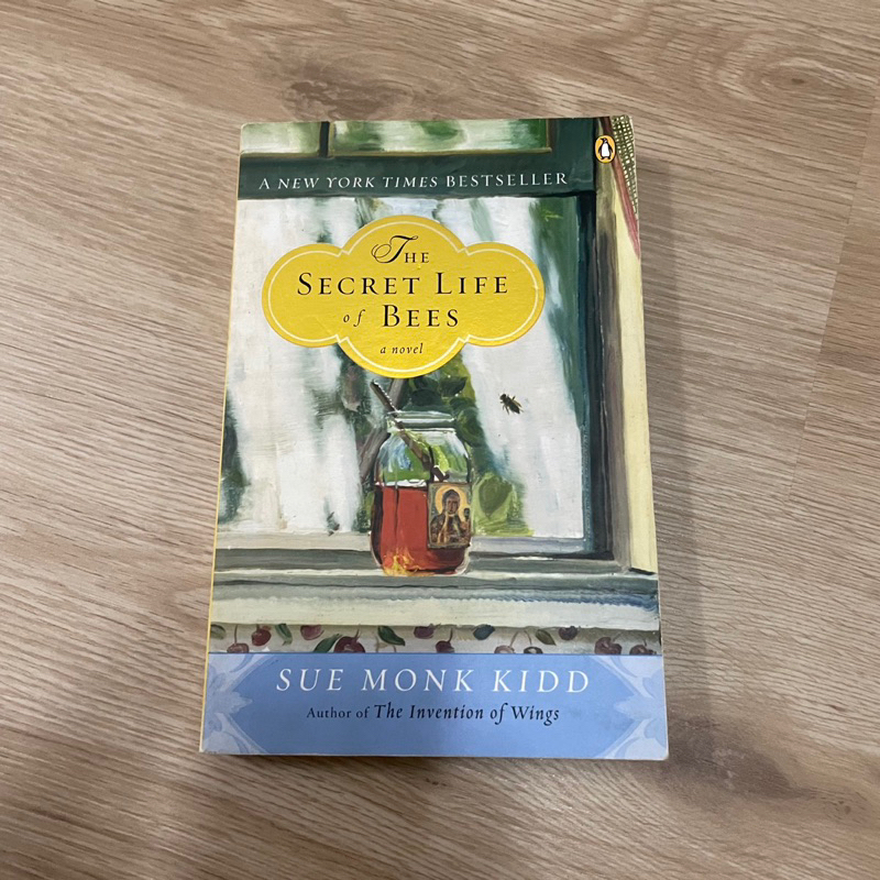 หนังสือวรรณกรรม The Secret Life of Bees Sue Monk Kidd ภาษาอังกฤษ สีดํา ...