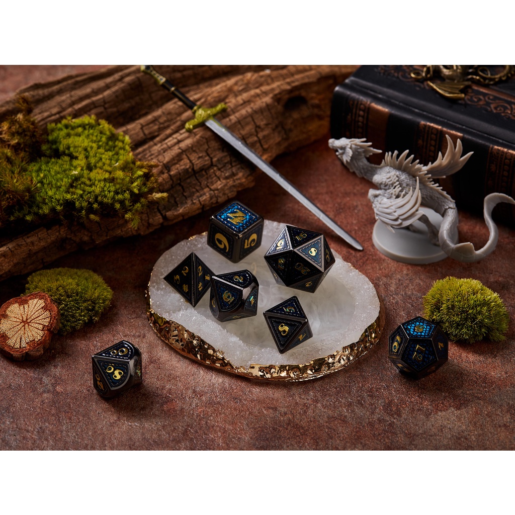 D&D Metal Dice Set 7 Pieces Dragon Scale Metallic | blue scale with ...