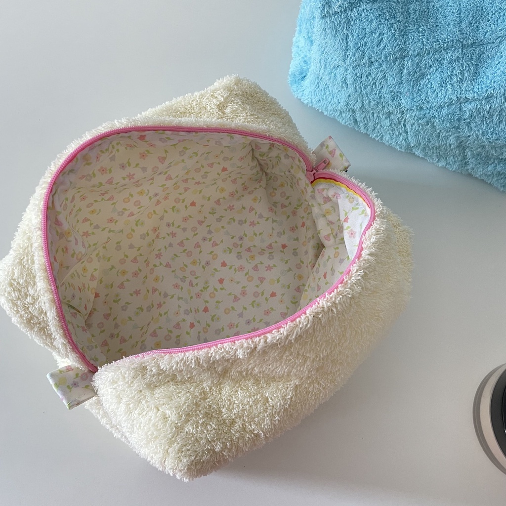 fluffy pouch bag 35 - miss.girls กระเป๋าเครื่องสำอาง กระเป๋าใส่ของ ...