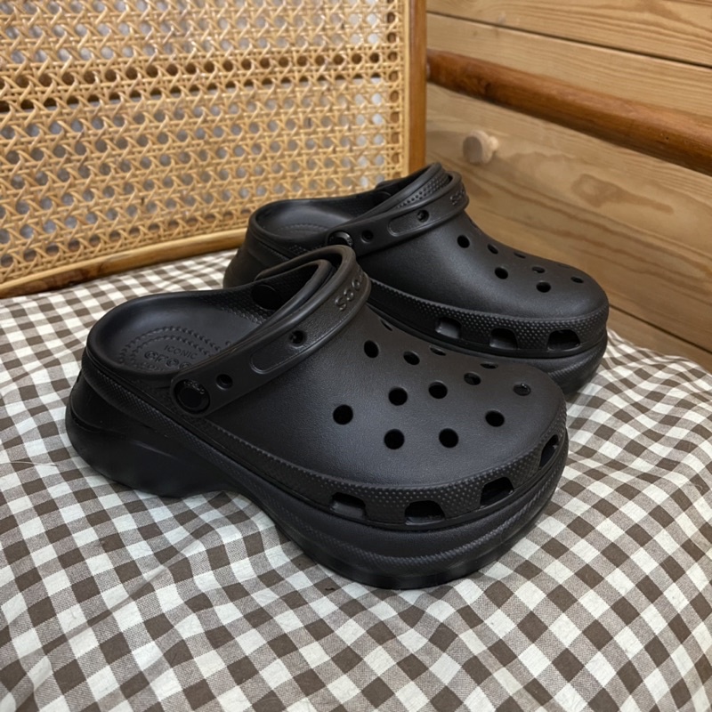ของแท้ ส่งฟรี Crocs classic clog bae ไซส์ w5 สีดำ | Shopee Thailand