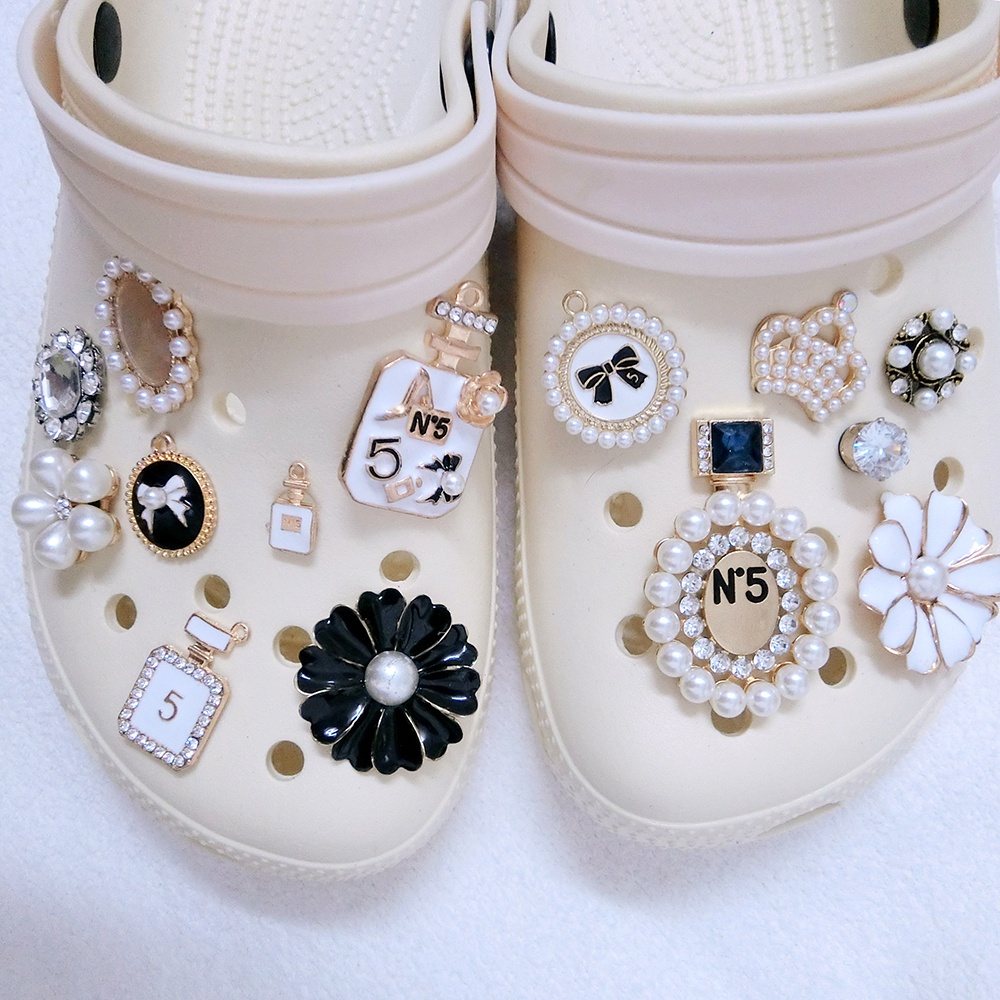 CROCS 【Cute Deco】หัวเข็มขัด รูปมงกุฎ ประดับไข่มุก และเพชร อุปกรณ์เสริม ...