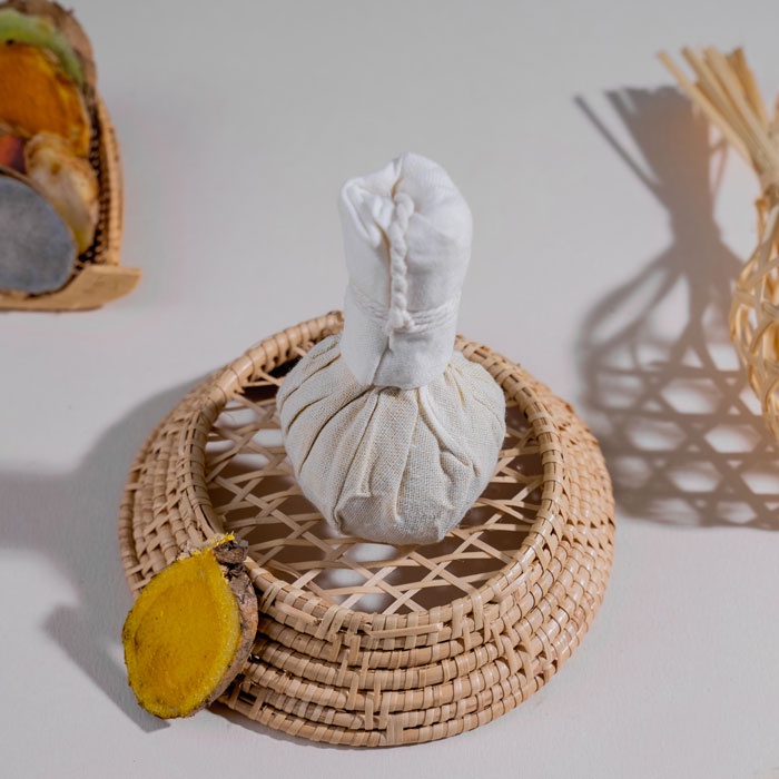 TURMERIC, THAI WAN PLAI & GINGER FACIAL POULTICE | Shopee Thailand