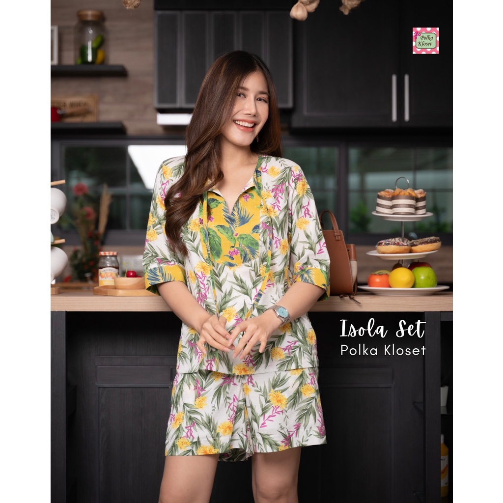 Isola Set ชุดเซต 2 ชิ้น ผ้านิ่มเบาใส่สบาย พร้อมขาสั้นเอวยางหลัง ซิปข้าง ...