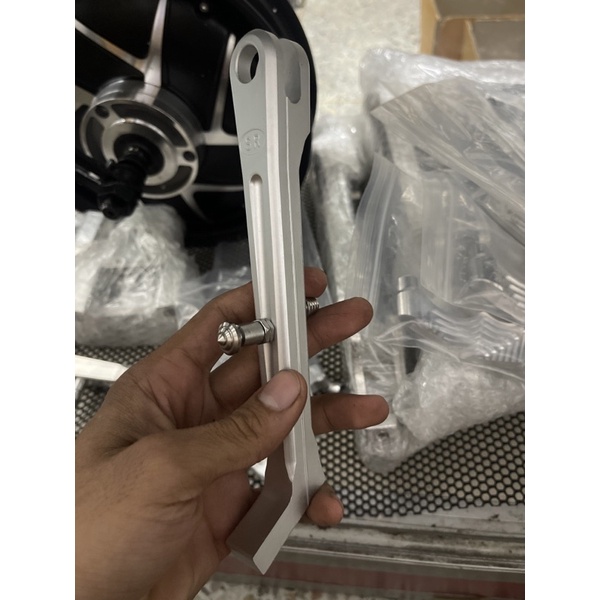 ขาปั้ม8.1 รถไฟฟ้าQ1 AJ e2ขาจับปั้มรถไฟฟ้า Q1 ขาปั้มรถไฟฟ้า ปั้ม8.1 ขา ...