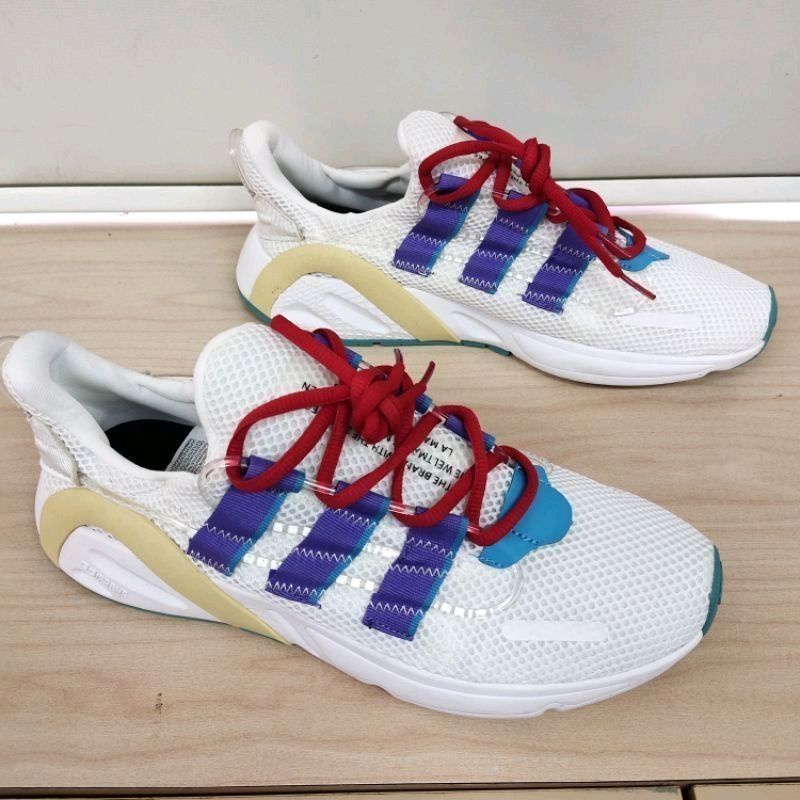 สินค้าโล๊ะ เบอร์ 42 ไม่มีกล่อง adidas yeezy 600 | Shopee Thailand