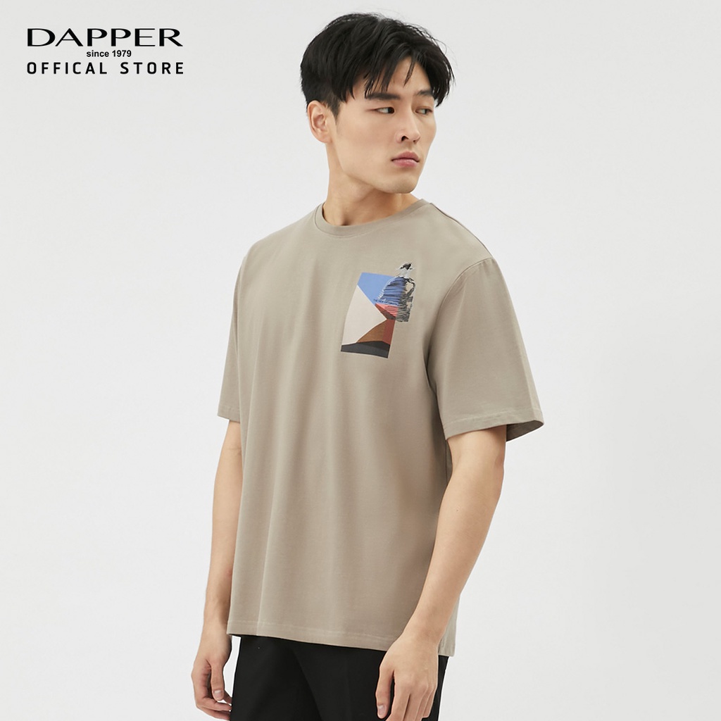 DAPPER เสื้อยืด Geometric Block Print ทรง Relaxed Fit สีน้ำตาล ...