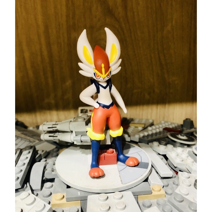 Pokemon Scale World Cinderace Aceburn Mini Figure Bandai | Shopee Thailand