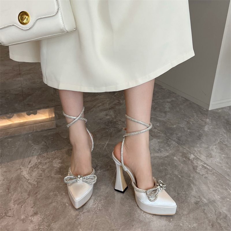 Influencer สไตล์เดียวกันผ้าไหม Face blingling Rhinestone Bow Pointed ...
