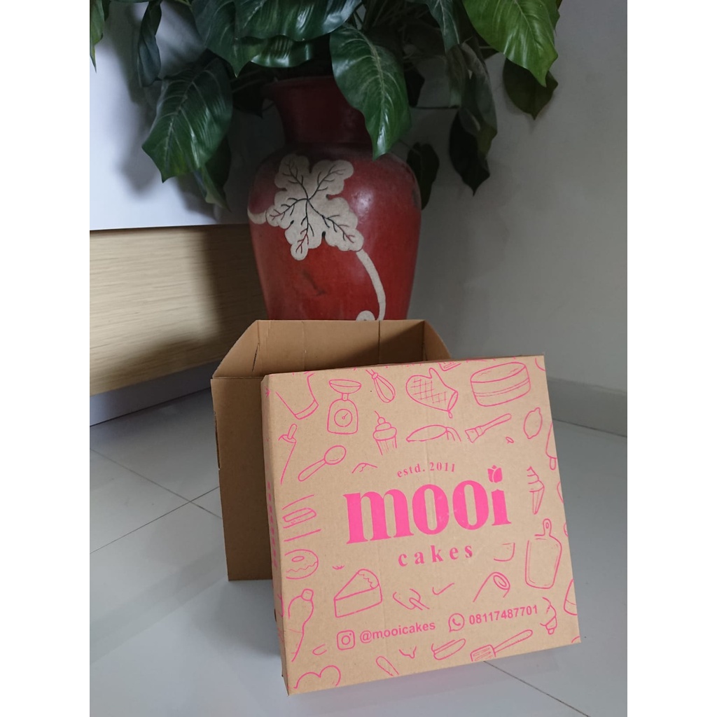 กล่องเลือกลายได้ "MOOI CAKES" ขนาด 26x26x25 ซม. | Shopee Thailand