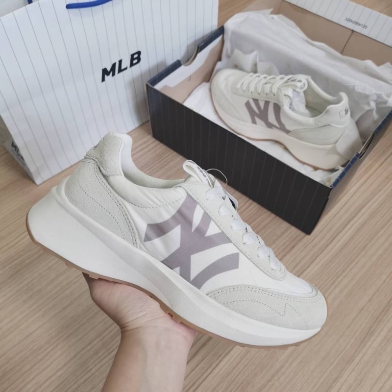 ของแท้💯รองเท้า MLB Chunky Jogger สีขาว พร้อมส่ง | Shopee Thailand