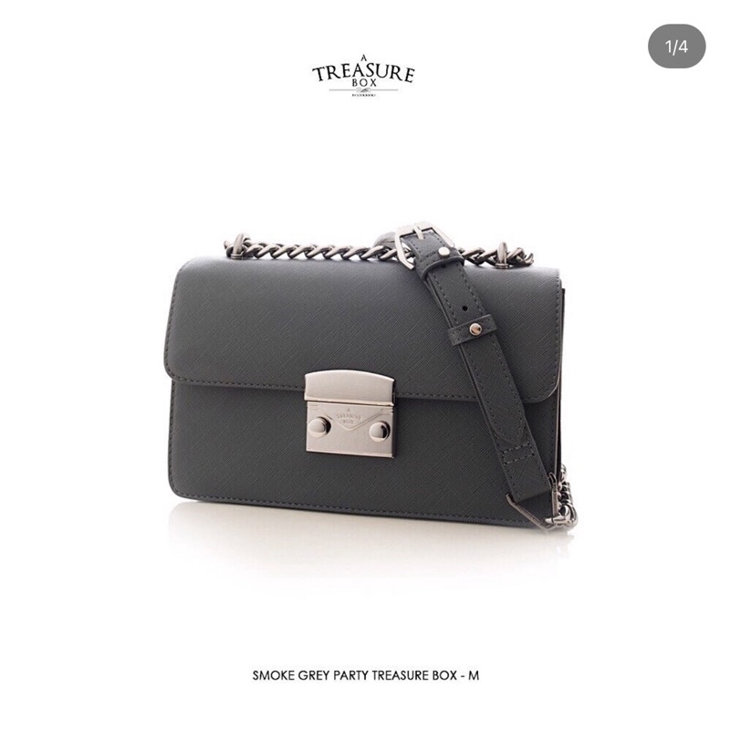 ส่งต่อ กระเป๋า A Treasure Box - Party bag size M สี smoke grey สภาพ 80% ...