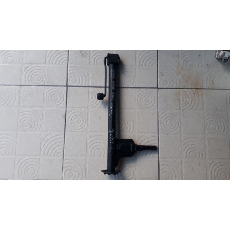 แม่แรงติดรถ BENZ แท้ ใช้กับ Mercedes Benz W202 C CLASS และ W210 E CLASS ...