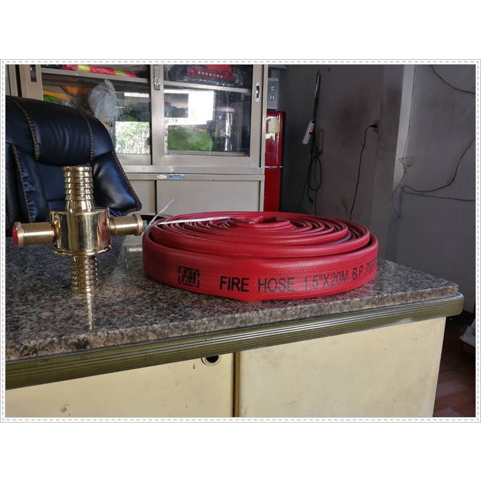 สายส่งน้ำดับเพลิง สีแดง ชนิดยาง pvc ขนาด 2.5"x30 เมตร ยี่ห้อ FireMaster (extra) พร้อมข้อต่อสวม ...