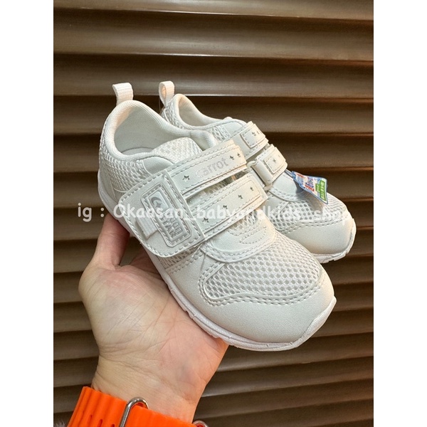 Moonstar รองเท้าพละ รองเท้าผ้าใบเด็กสีขาว size 14.5 - 16.5 cm ใหม่ป้ายห้อย พร้อมกล่อง จากญี่ปุ่น ...