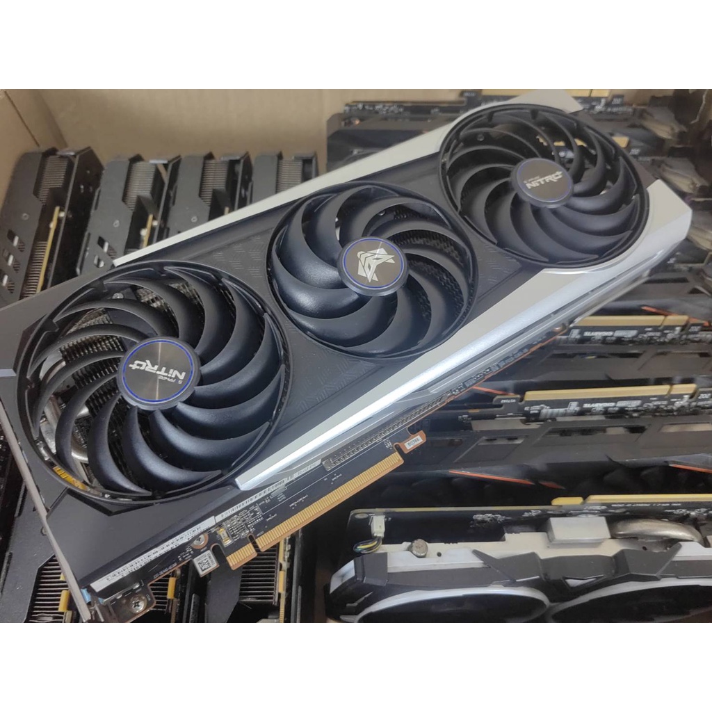 sapphire rx6700xt nitro+ 12gb ddr6 พอร์ทต่อแบบ display port X3 HDMI X1 ...