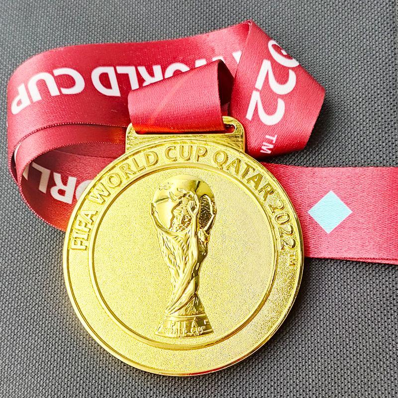 โมเดลฟุตบอล FIFA Qatar League Hercules Cup Messi Champion Badge Fans ...