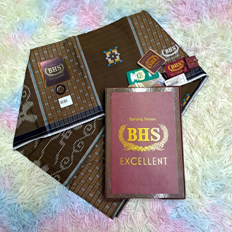 โสร่งผู้ชาย BHS EXCELLENT ( ผ้ายกดอก ) รุ่น SCA E52 รหัส BHA04 | Shopee ...