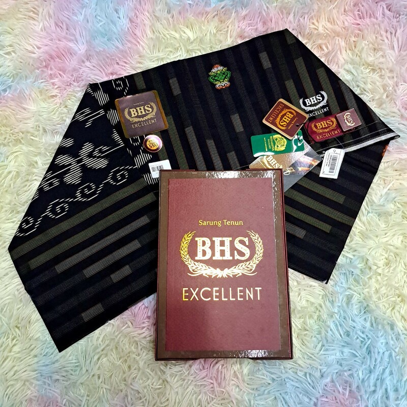 โสร่งผู้ชาย BHS EXCELLENT ( ผ้ายกดอก ) รุ่น SSU E52 รหัส BHA01 | Shopee ...