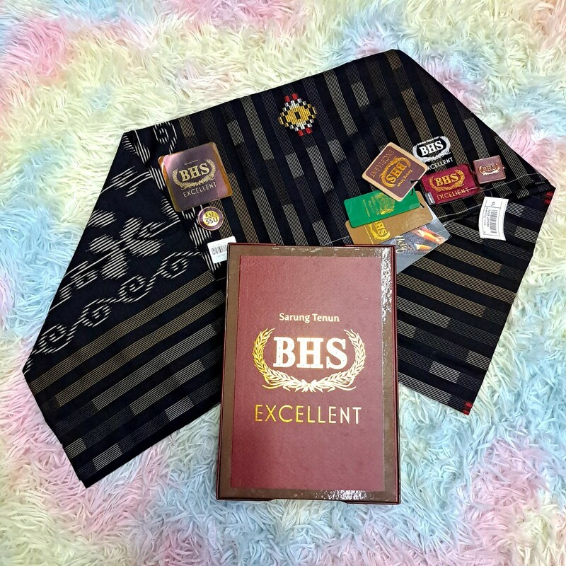 โสร่งผู้ชาย BHS EXCELLENT ( ผ้ายกดอก ) รุ่น SSU E52 รหัส BHA01 | Shopee ...