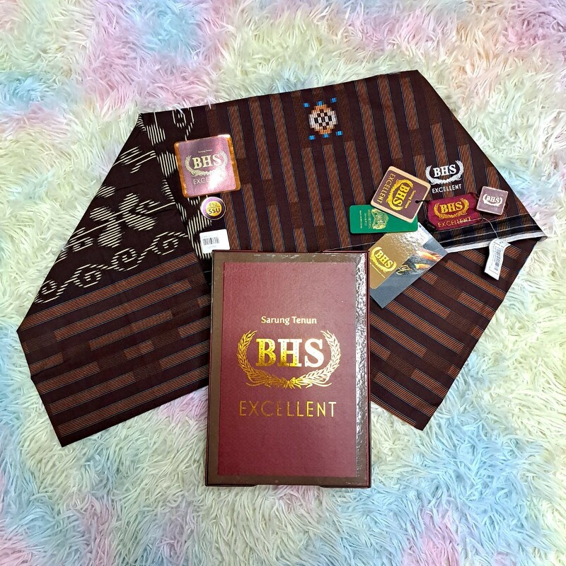 โสร่งผู้ชาย BHS EXCELLENT ( ผ้ายกดอก ) รุ่น SSU E52 รหัส BHA01 | Shopee ...