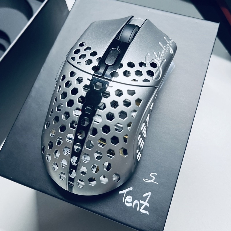 Finalmouse Starlight Pro TenZ [ทักเเชทร้านลดเหลือ 5790บาท] | Shopee Thailand